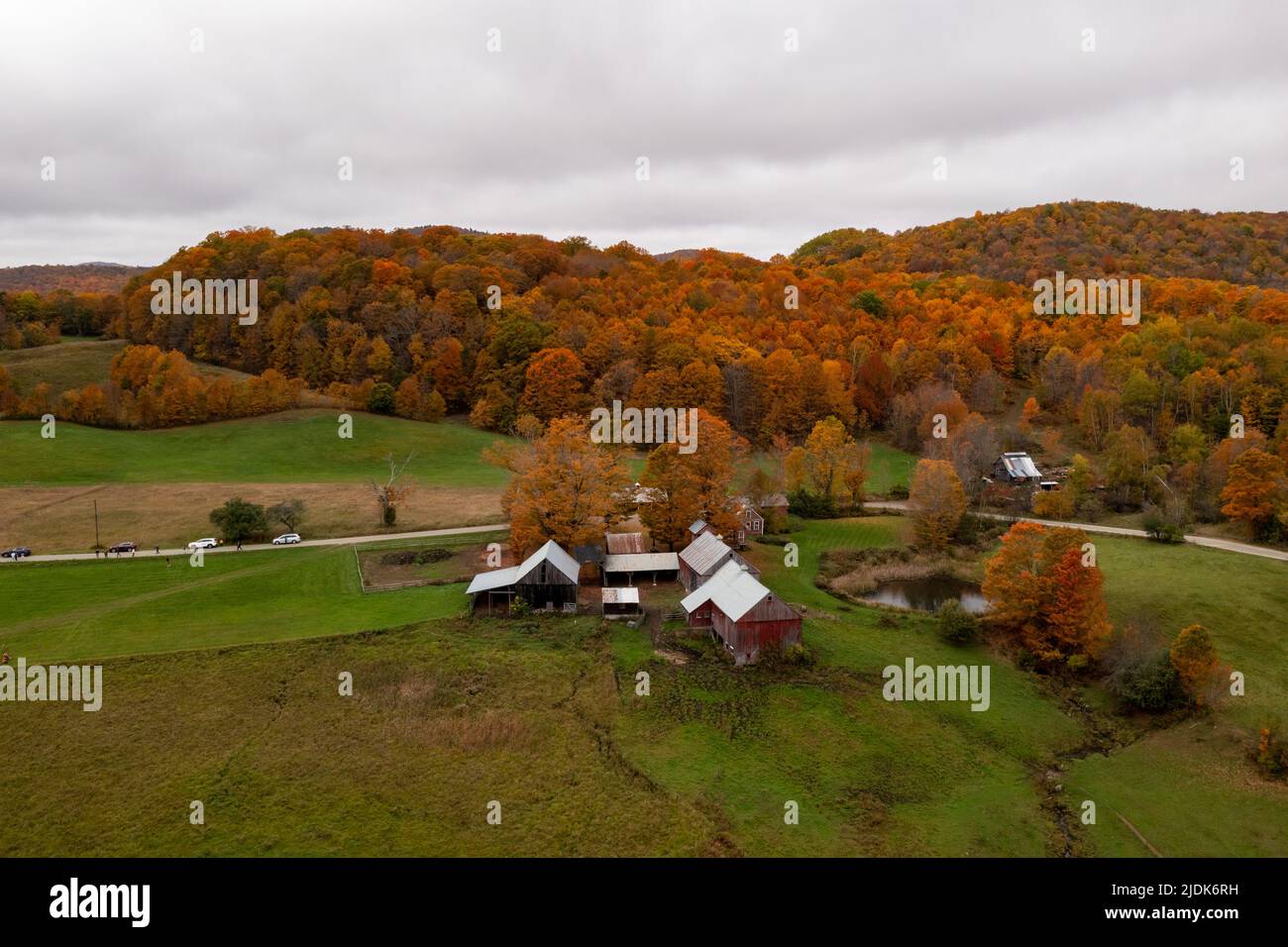 Colorful autumn farm reading vermont hi-res stock photography and ...