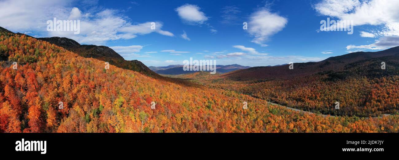 Peak fall foliage in Keene, New York by Cascade Lake Stock Photo - Alamy