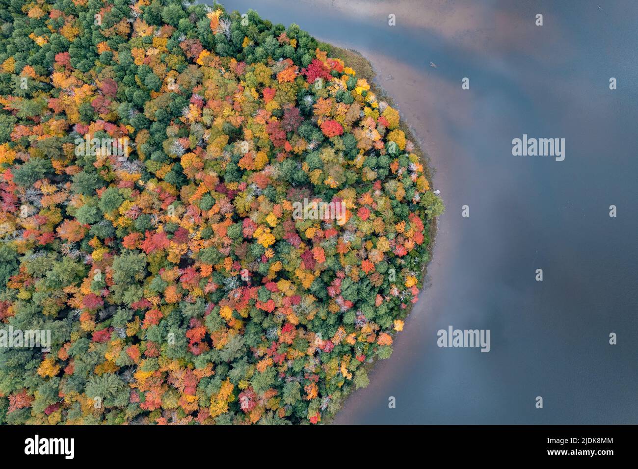 Colgate Lake in Upstate New York during peak fall foliage season Stock ...