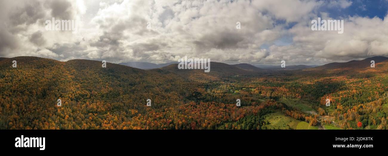 Colgate Lake in Upstate New York during peak fall foliage season Stock ...