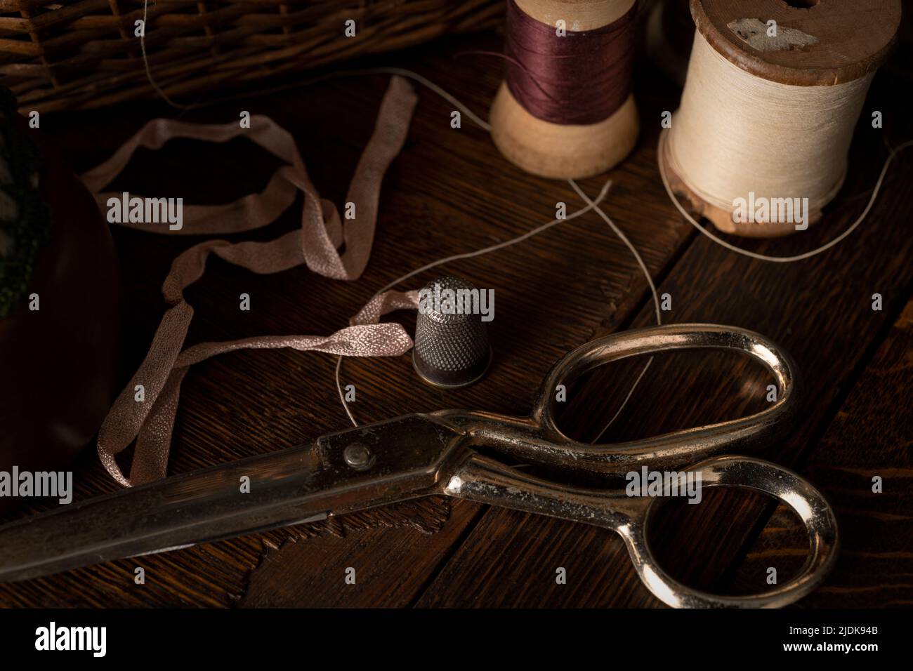 A selection of vintage sewing tools and equipment Stock Photo - Alamy