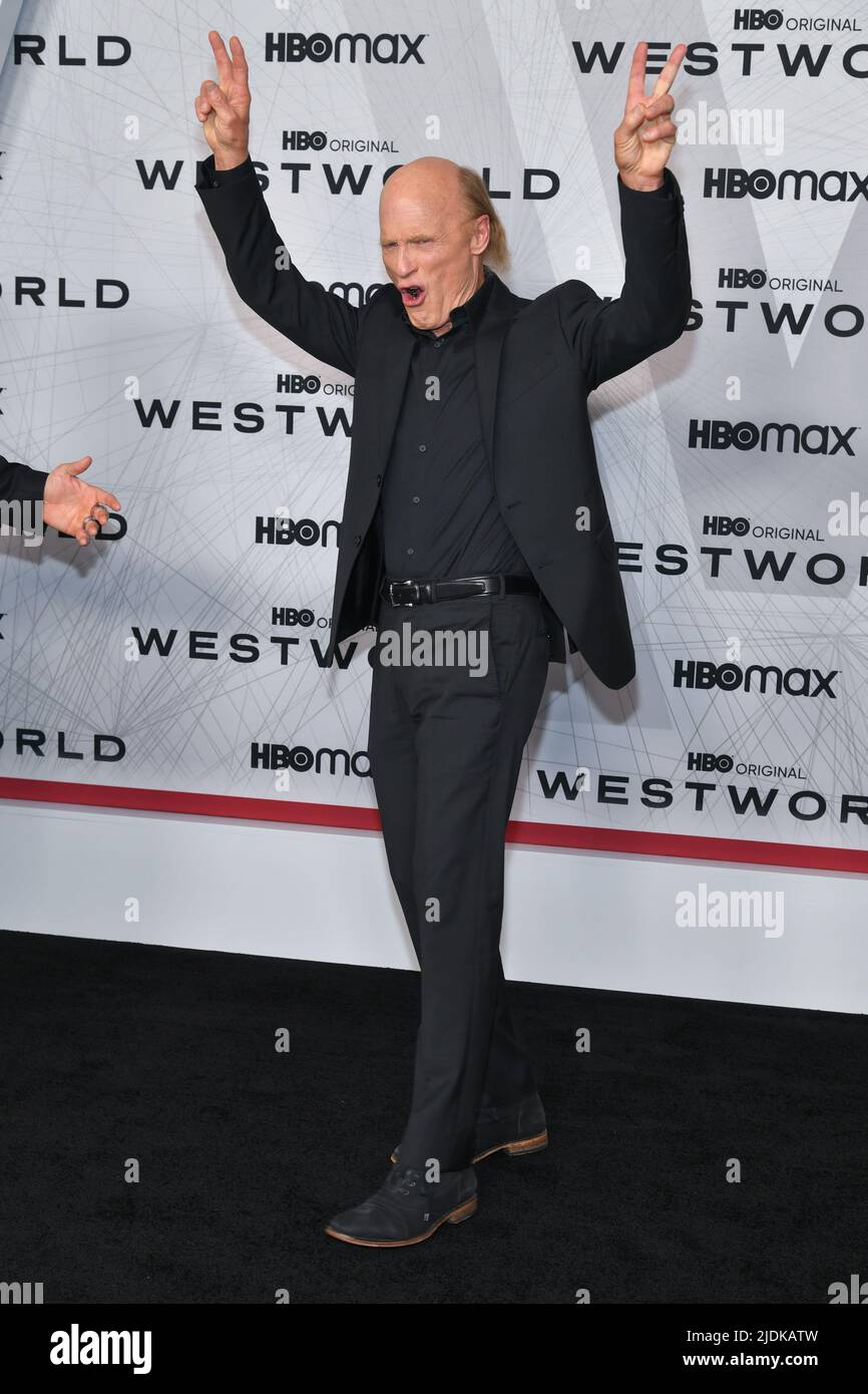 Ed harris tv hi-res stock photography and images - Alamy