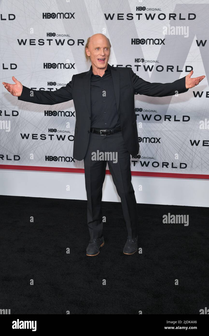 Ed harris tv hi-res stock photography and images - Alamy