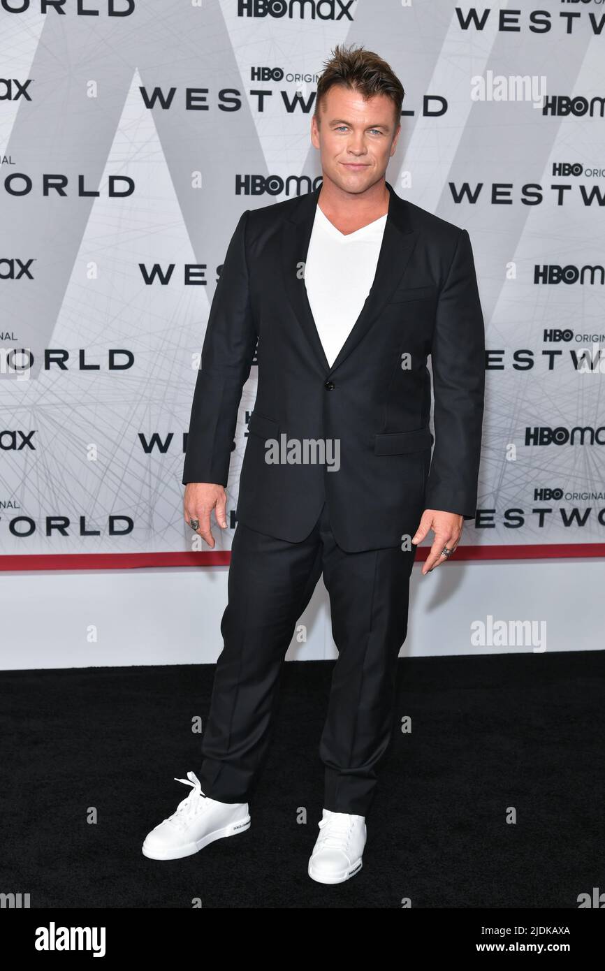 Luke hemsworth westworld hi-res stock photography and images - Alamy