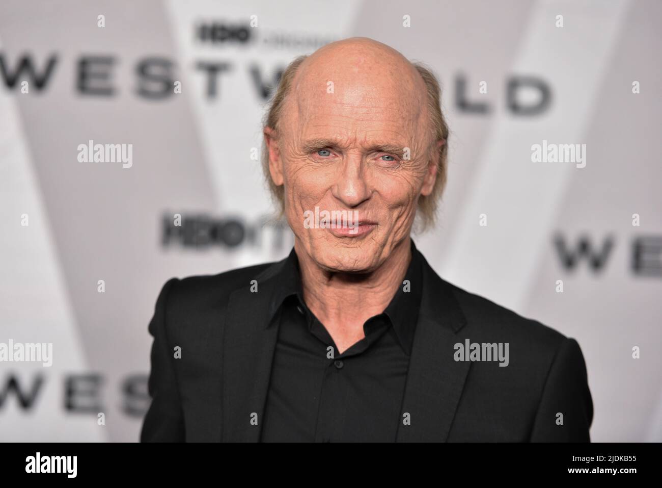 Ed harris tv hi-res stock photography and images - Alamy