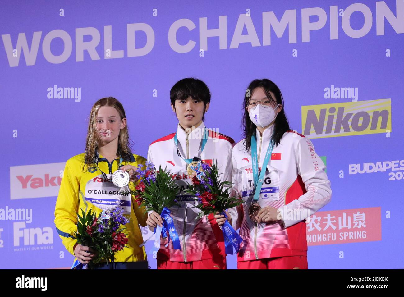 Budapest, Molie O'Callaghan (L) of Australia and bronze medalist Tang ...