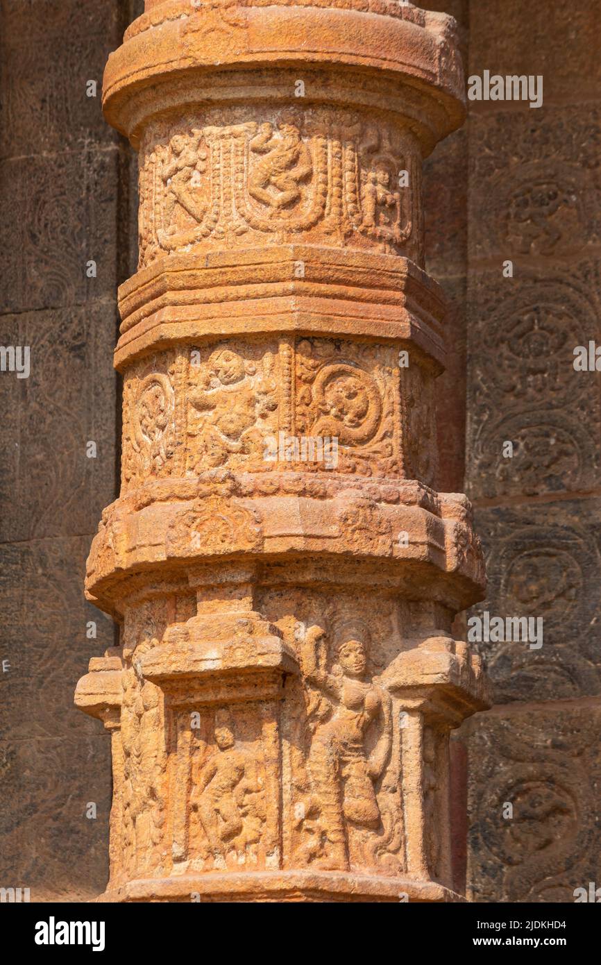 Hindu temple gopuram hi-res stock photography and images - Alamy