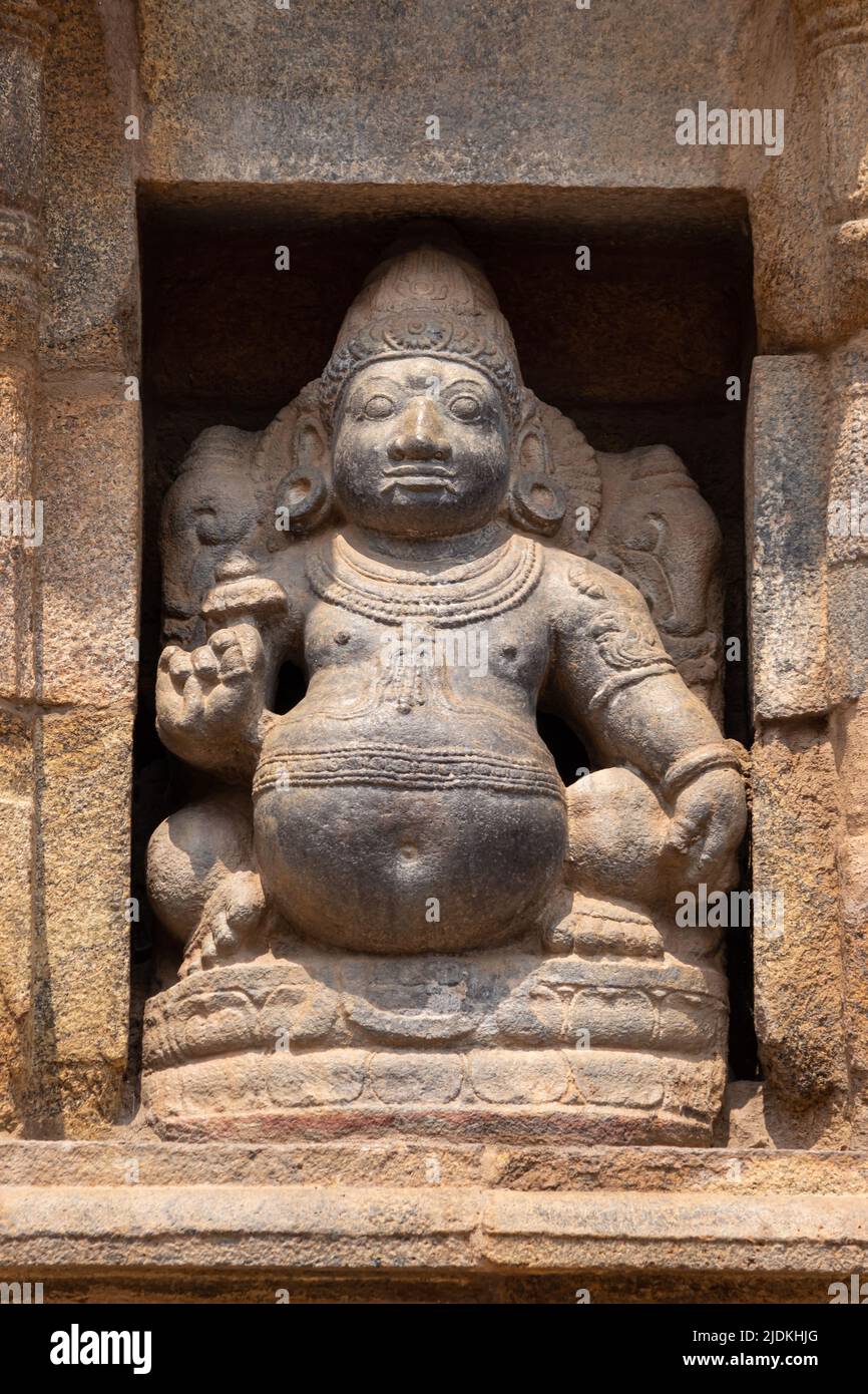 The Carving Sculpture of deity In the Airavatesvara Temple, Darasuran ...
