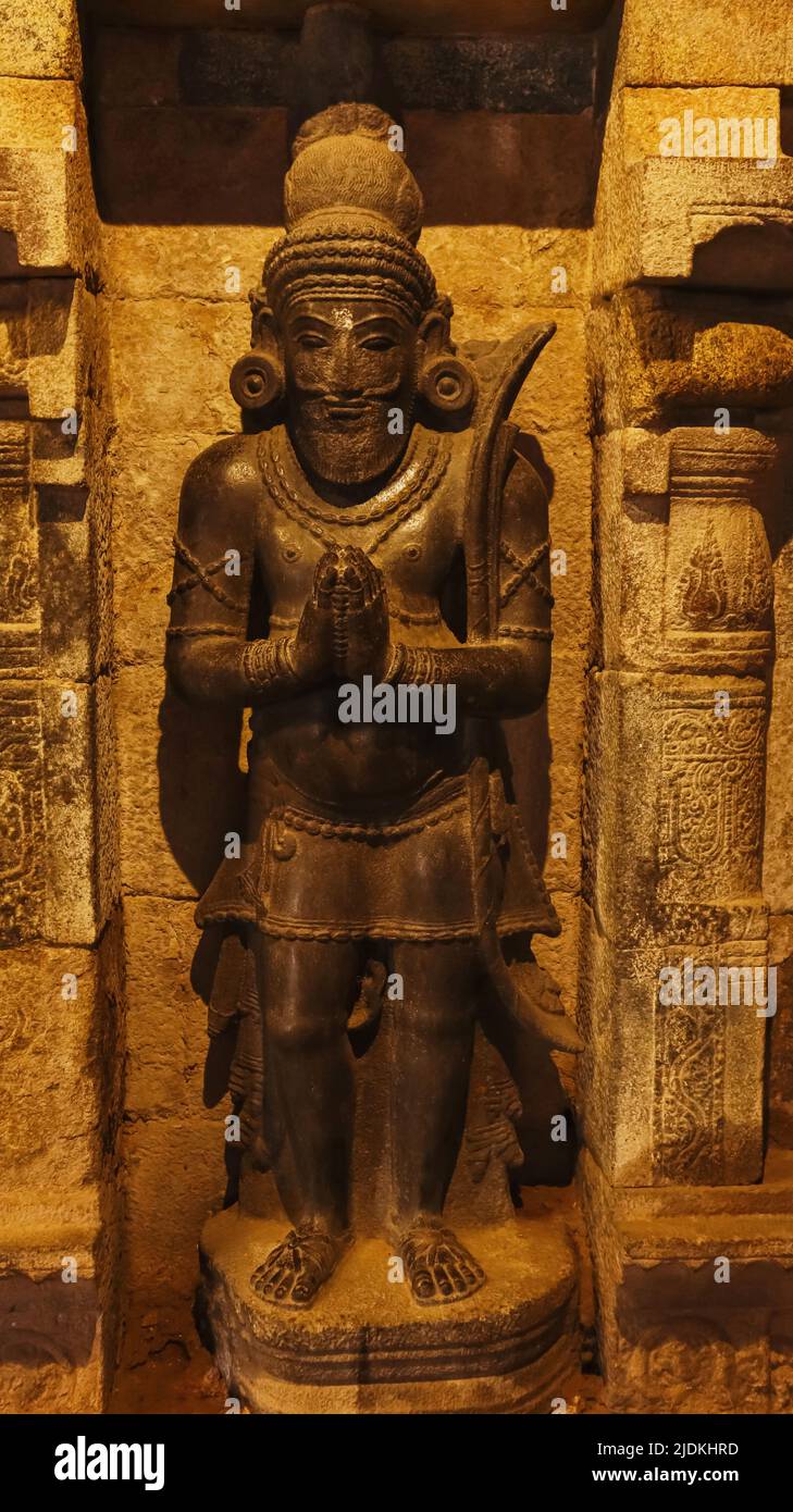 Sculpture of deity on the wall of Airavatesvara Temple, Darasuran ...