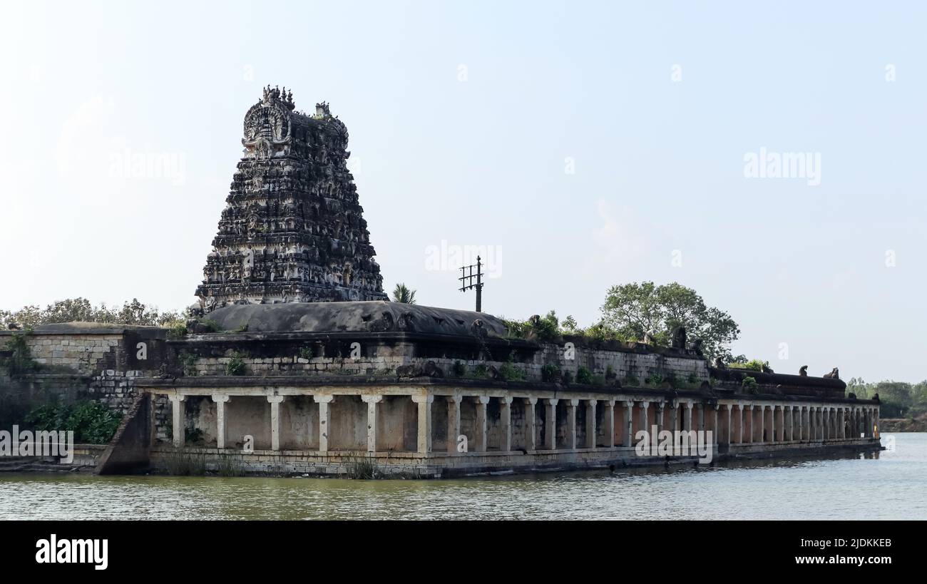 Lake Side View of Shrine of Sri Payaraneeswarar Temple, Udayarpalayam ...
