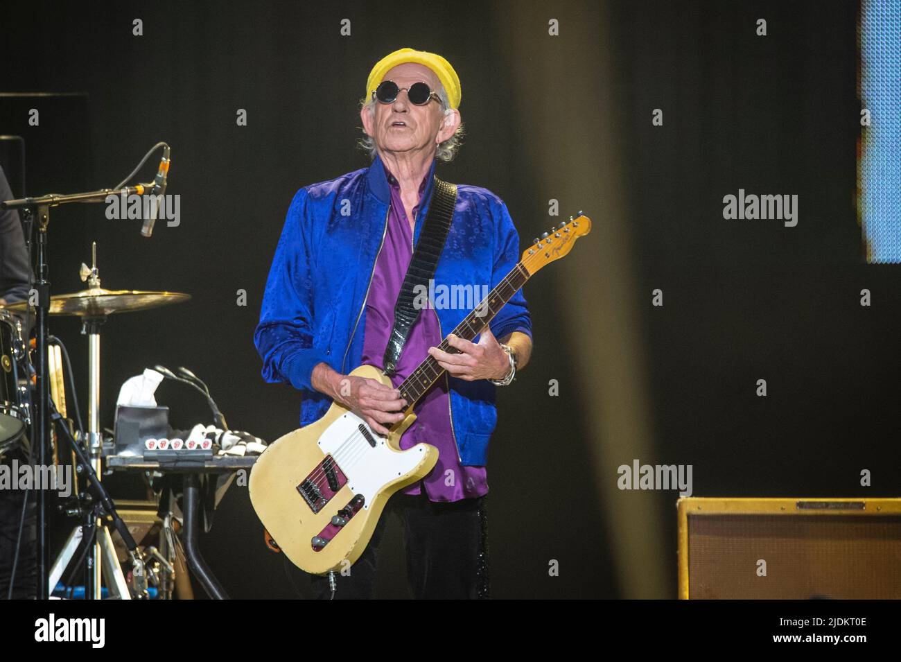 Keith richards on stage hi-res stock photography and images - Alamy