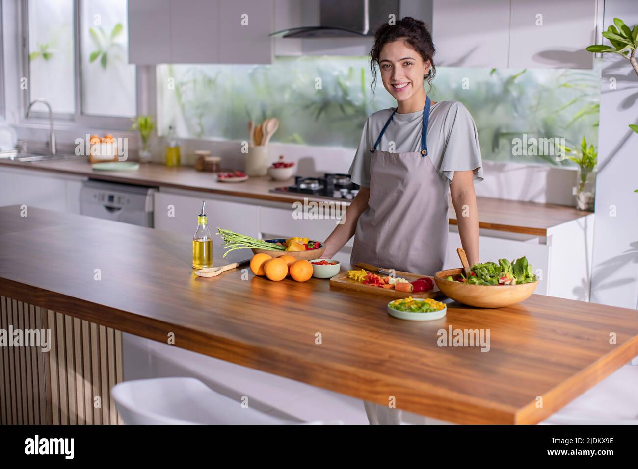 Kitchen domestic hi-res stock photography and images - Alamy