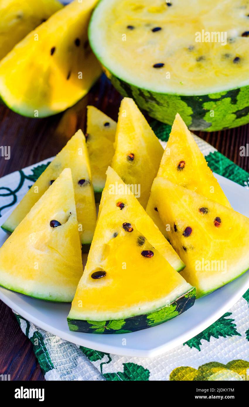 Yellow pulp hi-res stock photography and images - Alamy