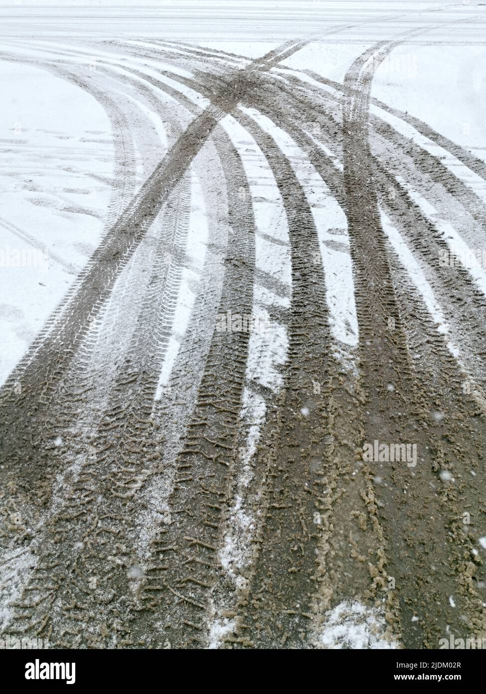 Tire tracks in a fresh snow Stock Photo - Alamy