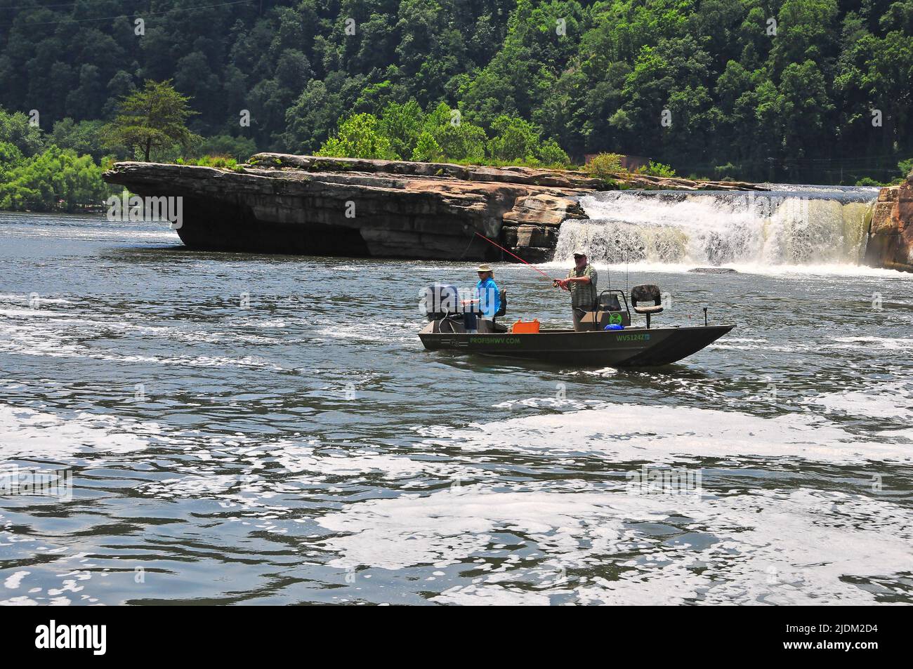 West Virginia's beautiful Kanawha Falls (New River) offer great fishing ...