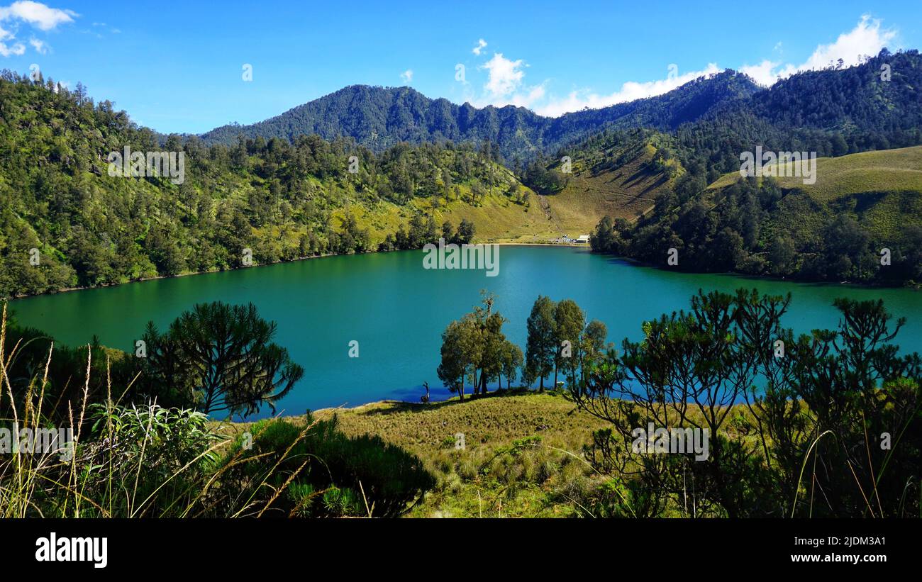 Ranu Kumbolo Lake, Mount Semeru, Indonesia Stock Photo - Alamy