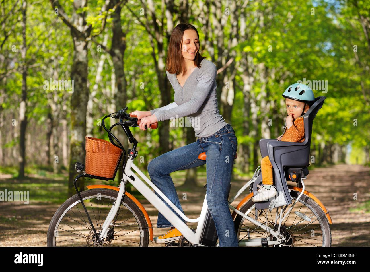 Girls and summer electricity hi-res stock photography and images - Alamy