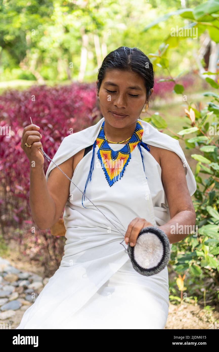 Girl nature indigenous hi-res stock photography and images - Alamy