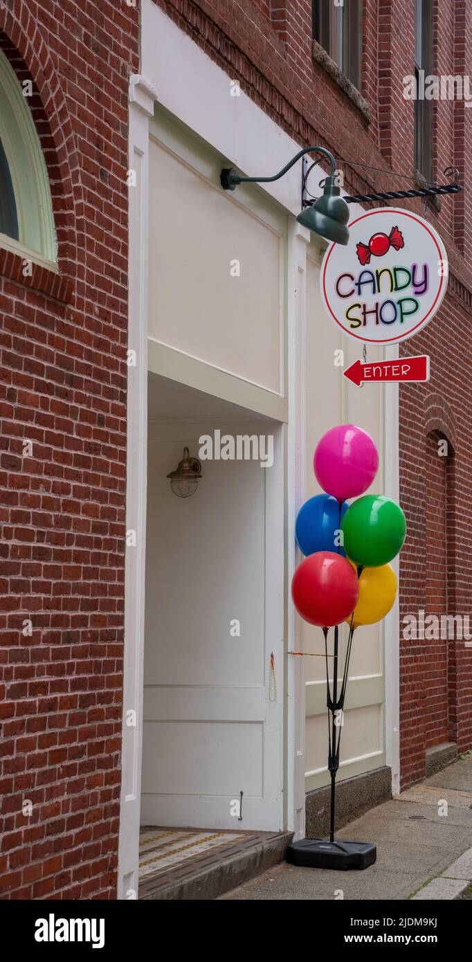 Candy store sweet shop exterior hi-res stock photography and images - Alamy