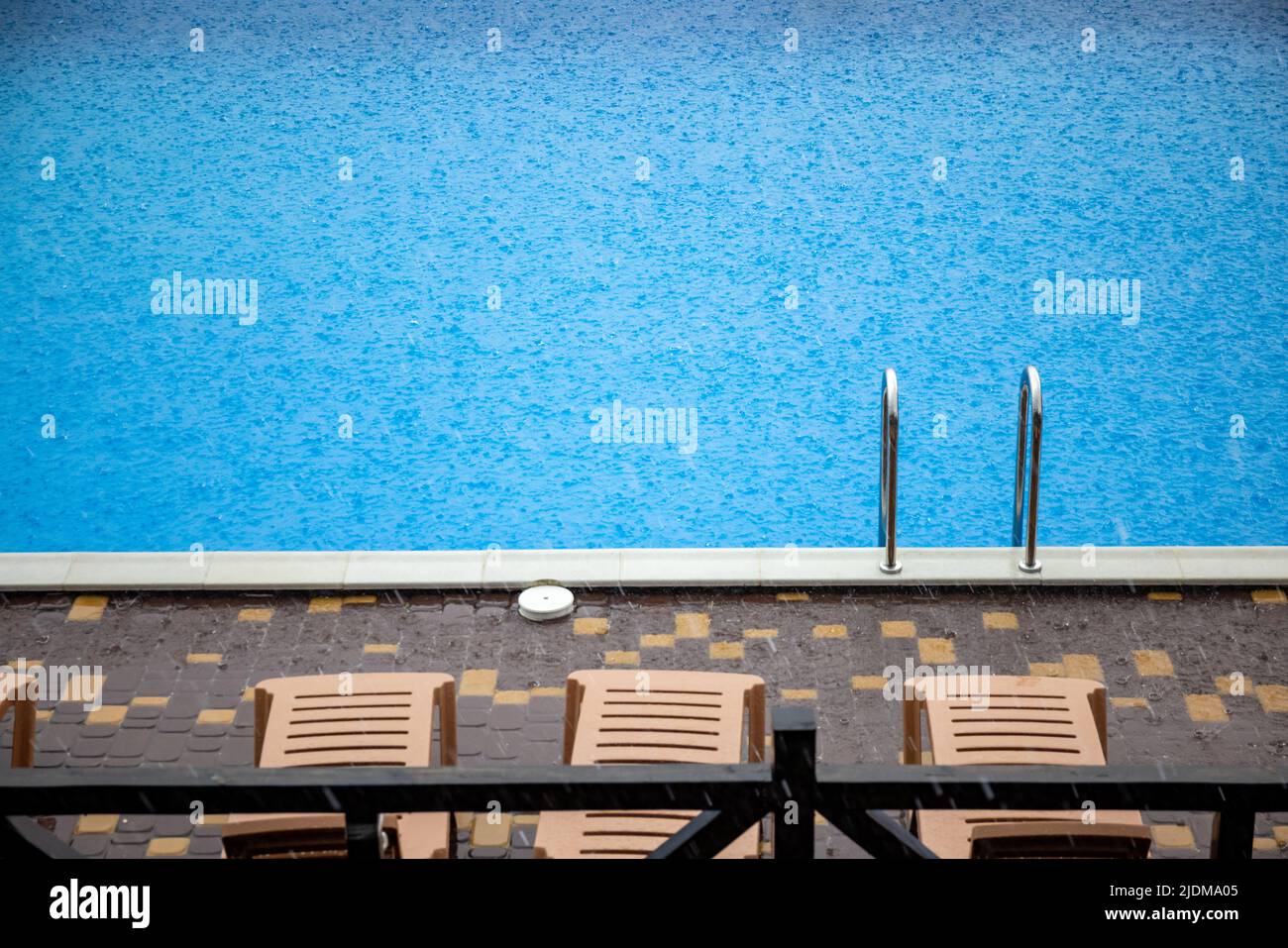 Incredibly heavy rain and fast, harsh wind spoil the warm, sunny summer ...