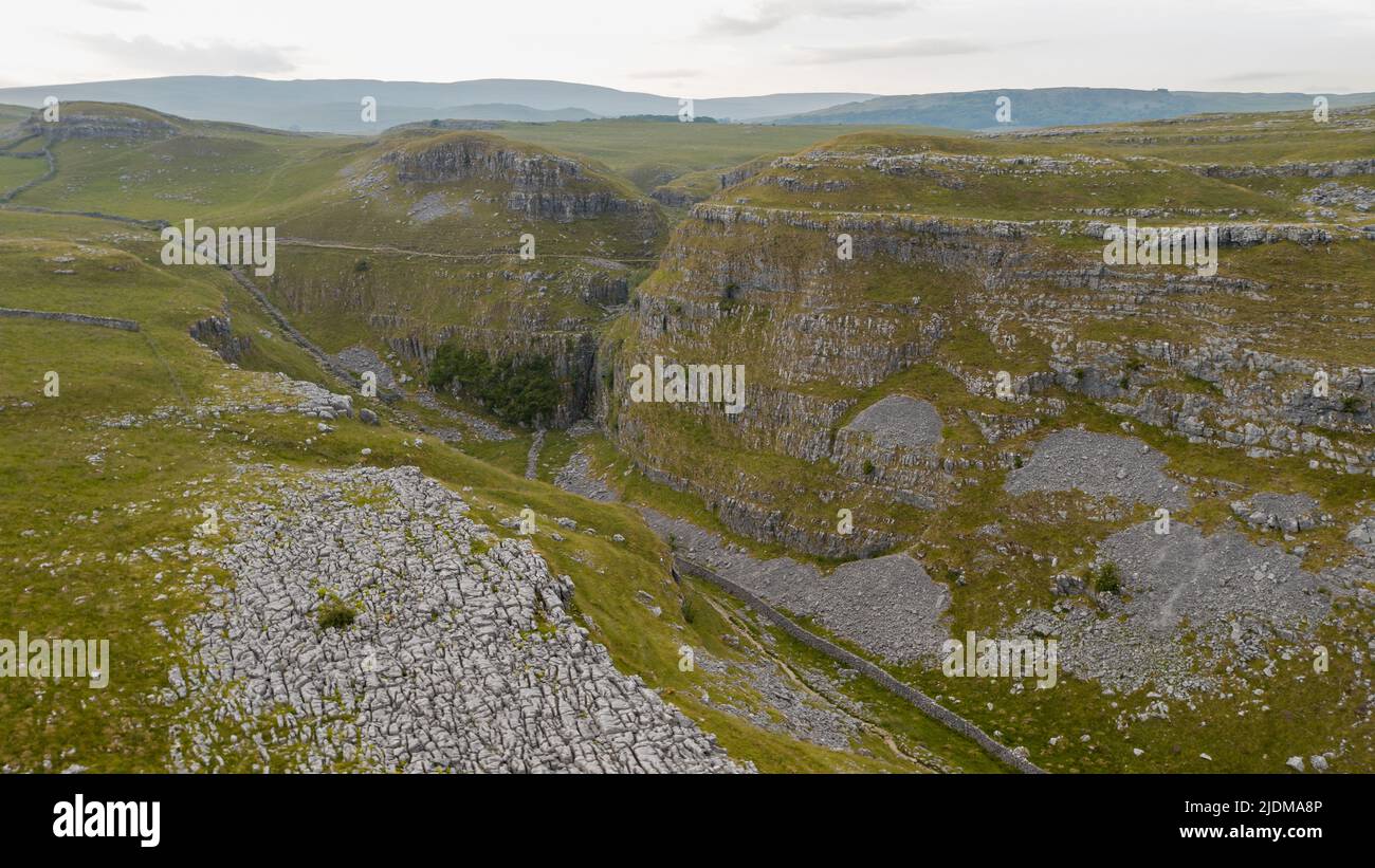 Malham shoreline hi-res stock photography and images - Alamy