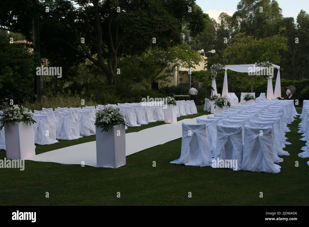 Jewish wedding canopy hi-res stock photography and images - Alamy