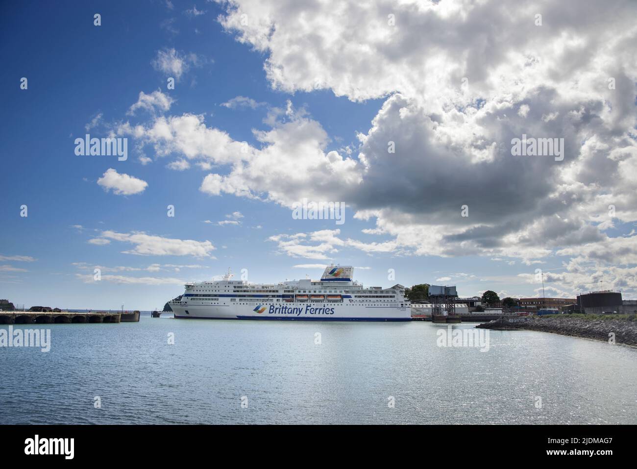 Plymouth hoe milbay docks hi-res stock photography and images - Alamy