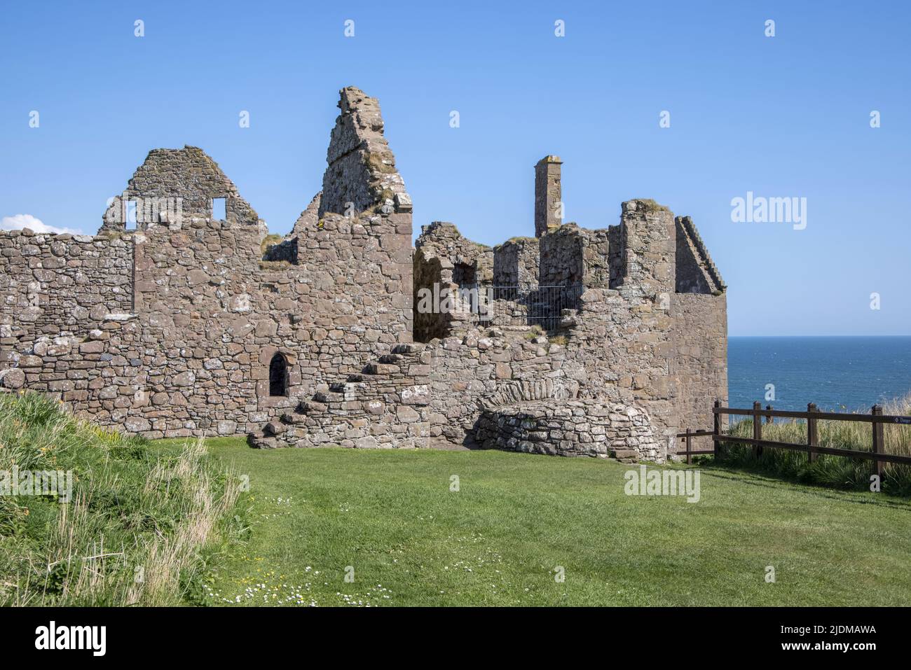 the ruins of dunnottar castle on the east coast of scotland Stock Photo ...