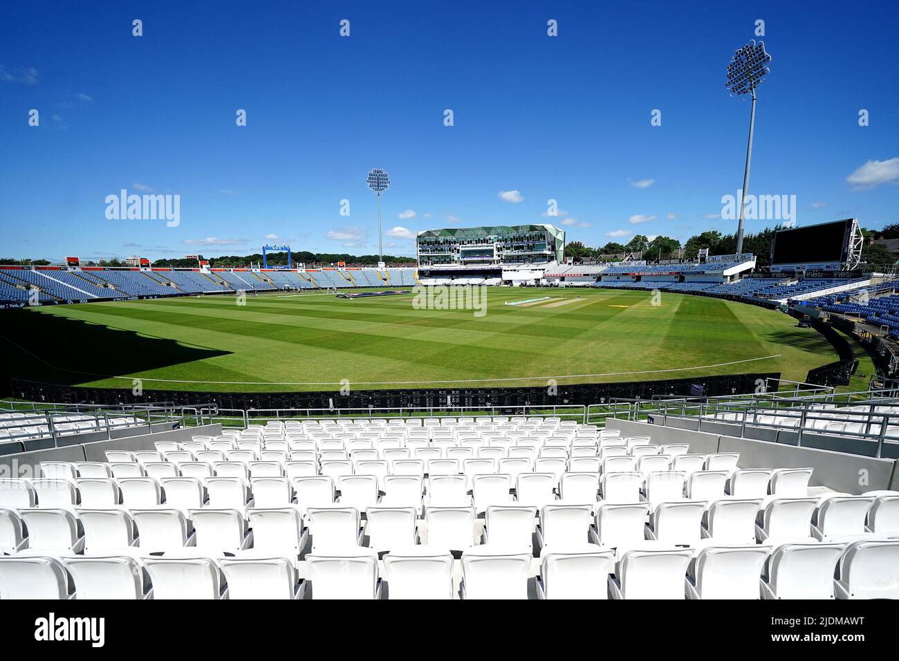 Headingley cricket ground view hi-res stock photography and images - Alamy