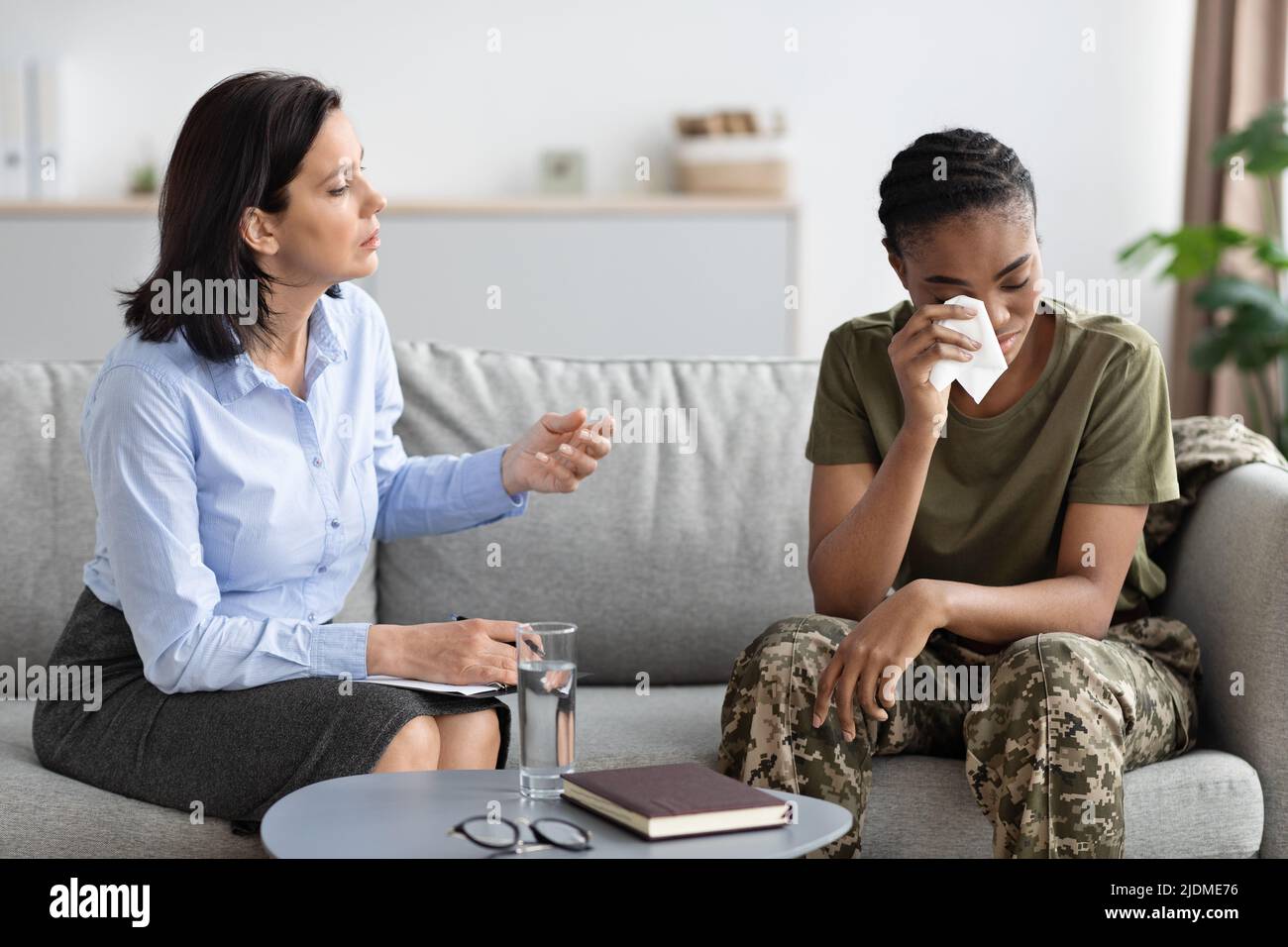 Crying woman therapy session hi-res stock photography and images - Alamy