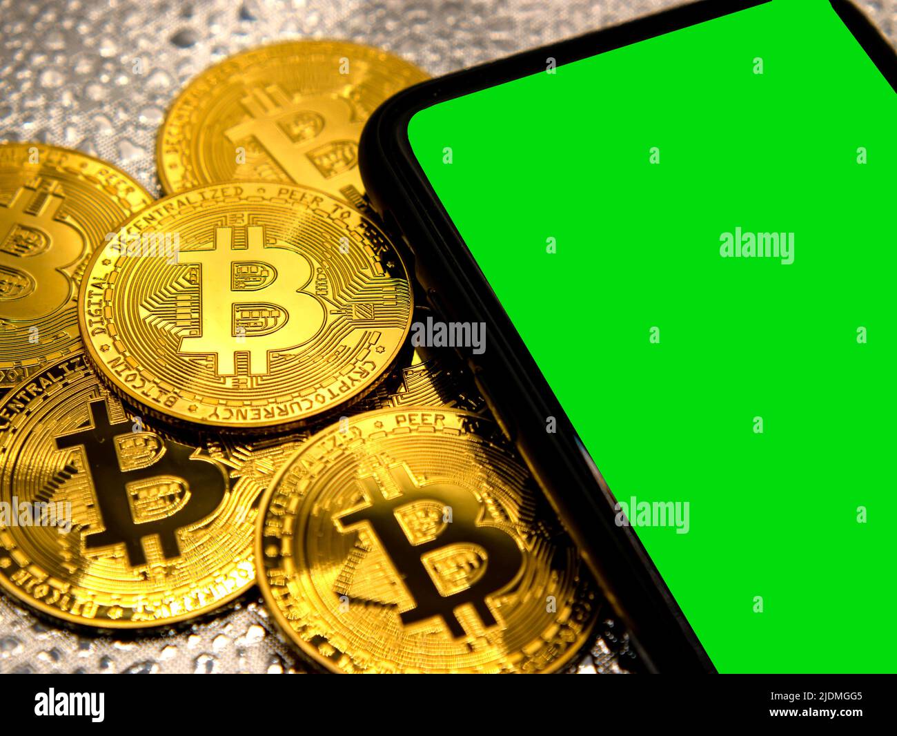 Golden green screen hi-res stock photography and images - Alamy