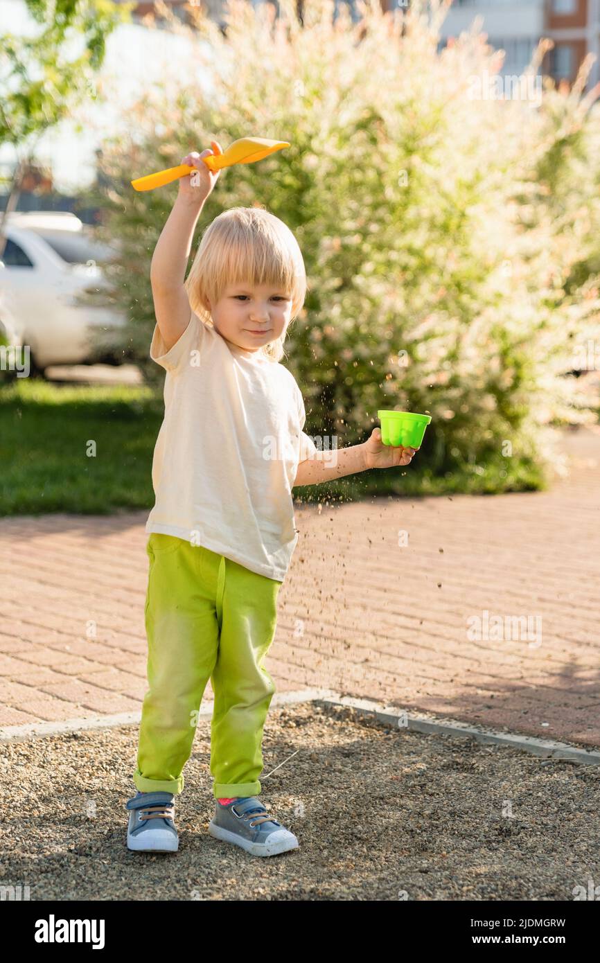 Child stands hi-res stock photography and images - Alamy