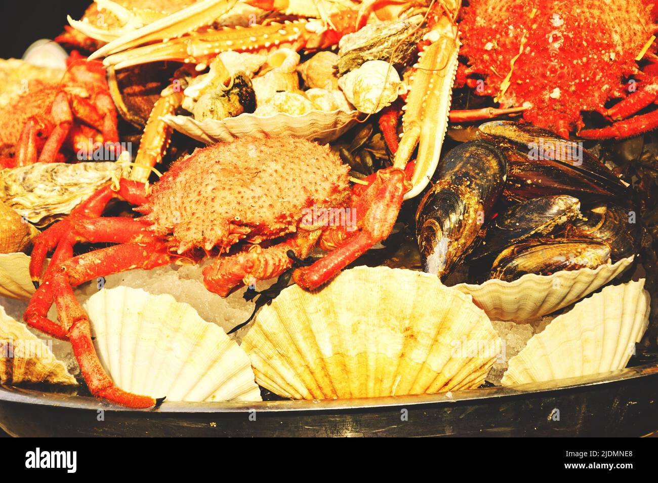 Fresh seafood indulgenceFresh seafood on ice at traditional seafood ...