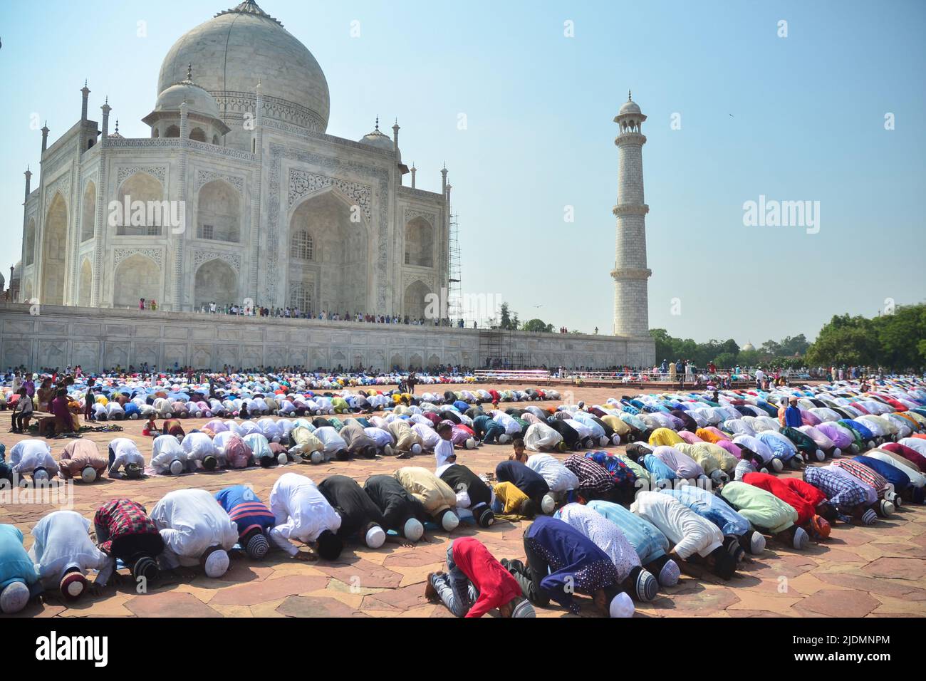 Agra, India. 26th June, 2017. Muslims offer prayers during Eid al-Fitr ...