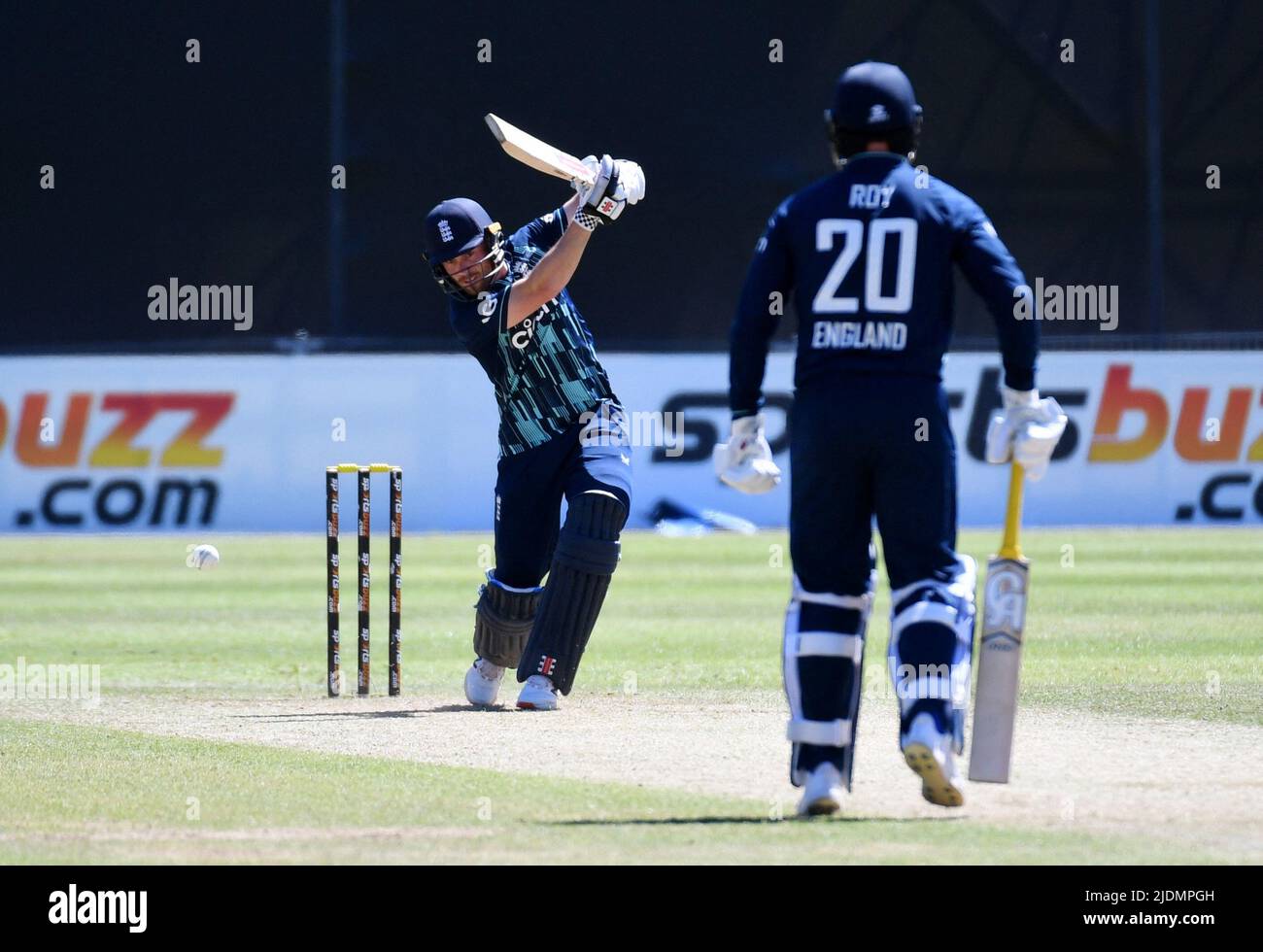 Phil salt cricket hi-res stock photography and images - Alamy