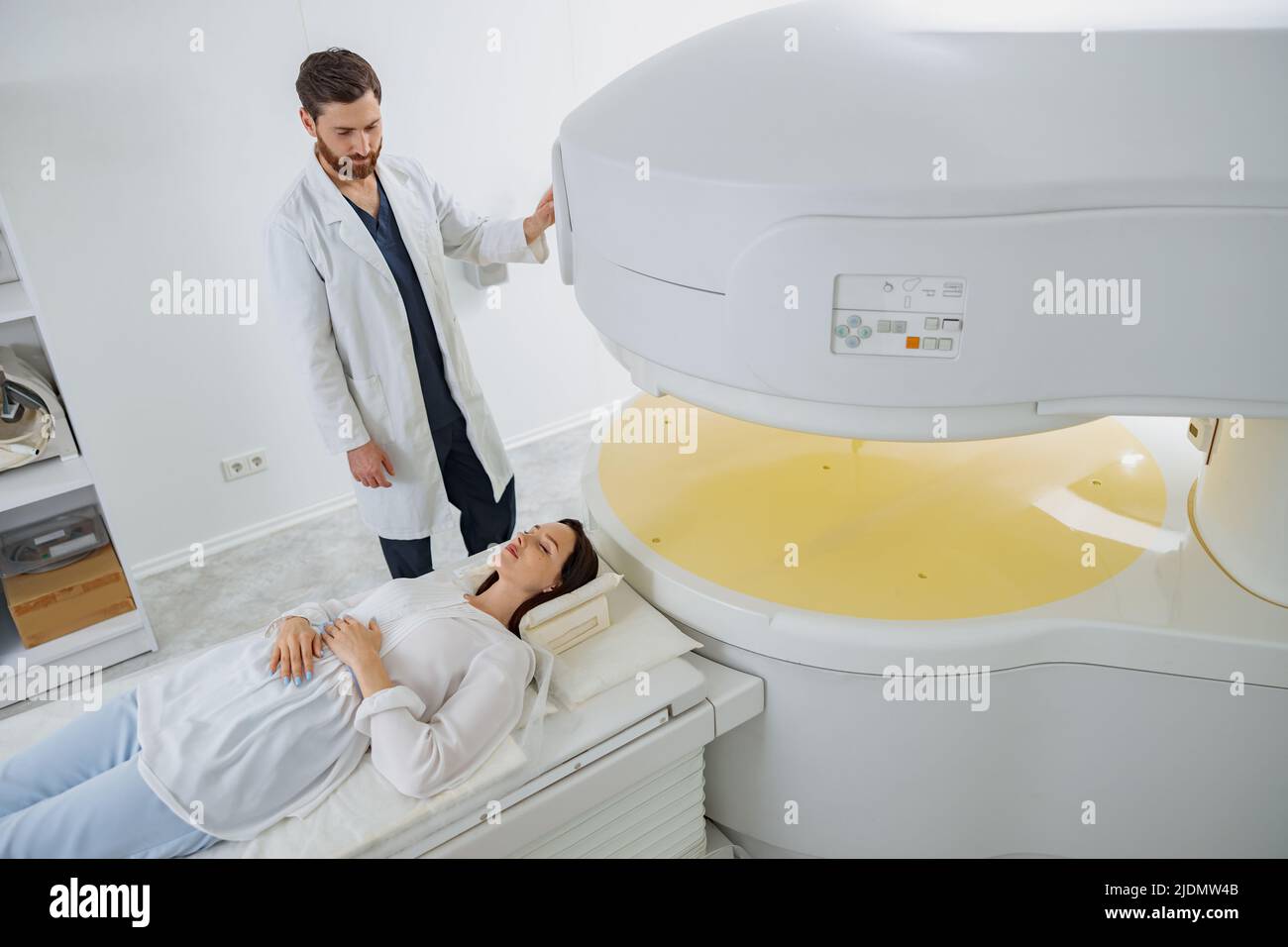 Pet scan machine hi-res stock photography and images - Alamy