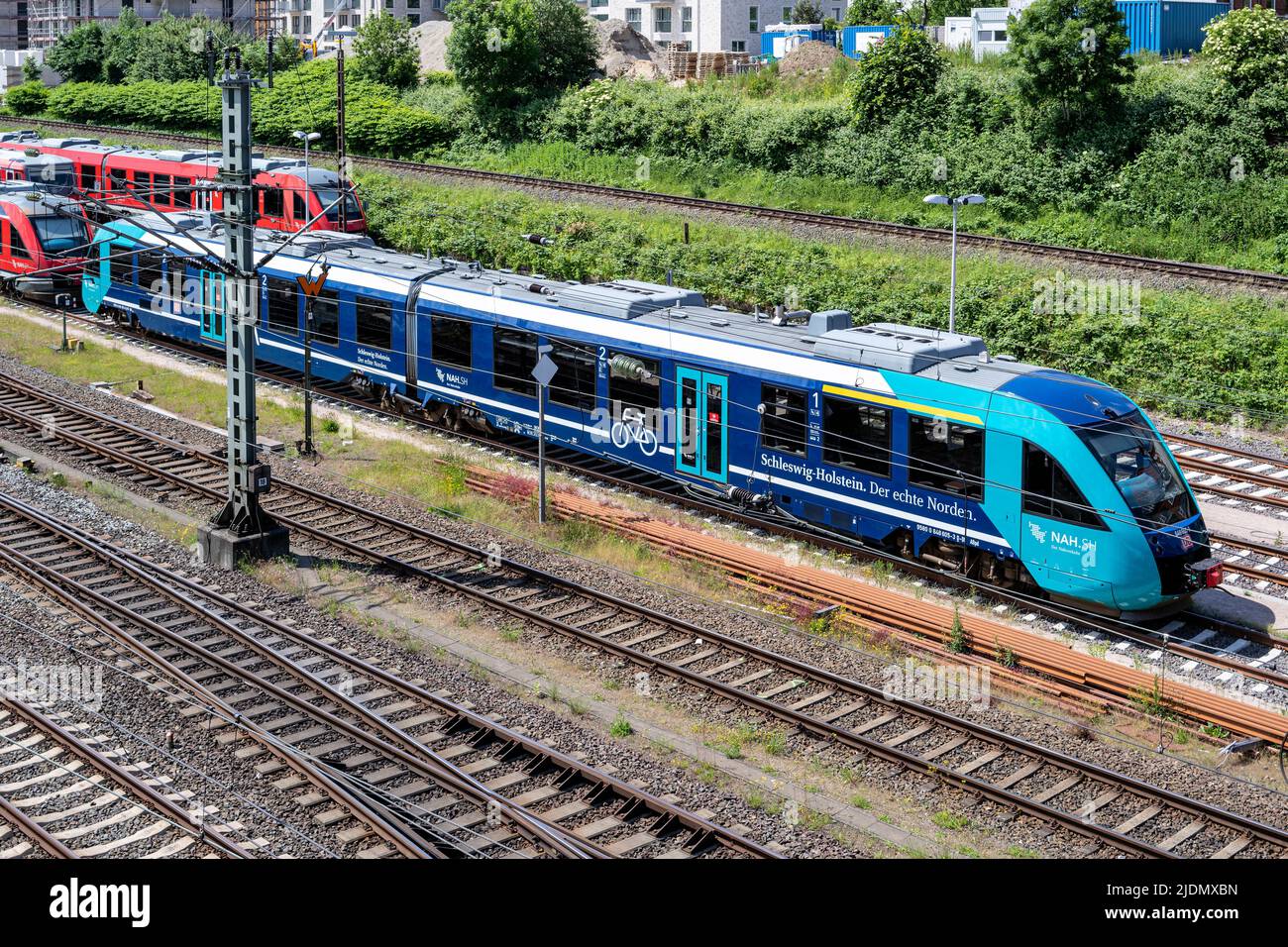 DB Regio Alstom Coradia LINT 41 train in NAH.SH livery at Kiel main ...
