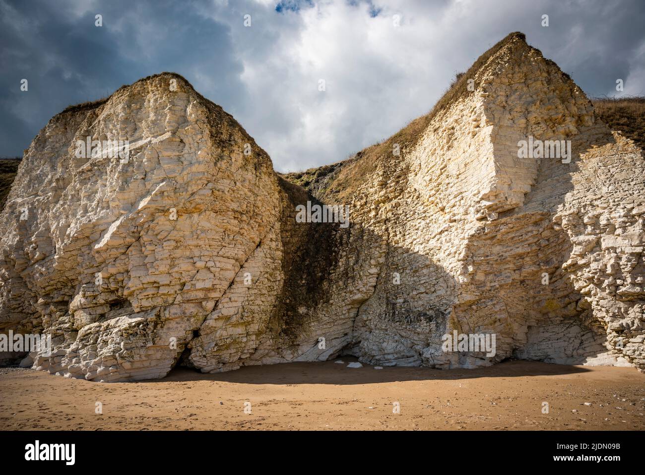 The chalk cliffs of Flamborough Head in East Yorkshire, UK Stock Photo ...