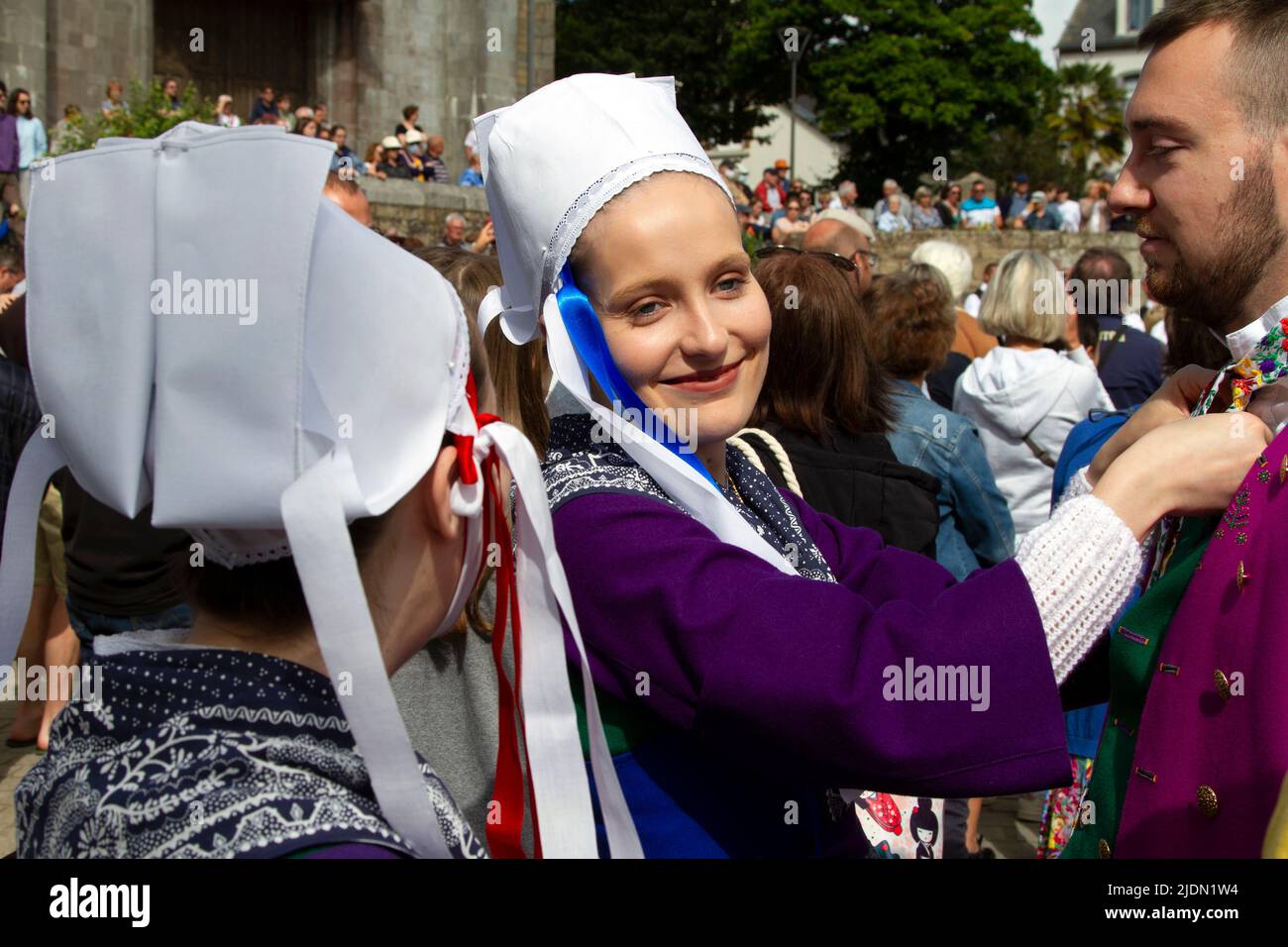 Brittany bretonne bretagne traditional costume hi-res stock photography ...