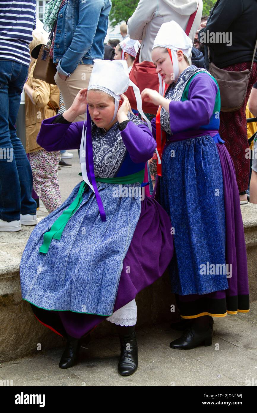 Breton dancers in traditional costume and headdresses Stock Photo - Alamy