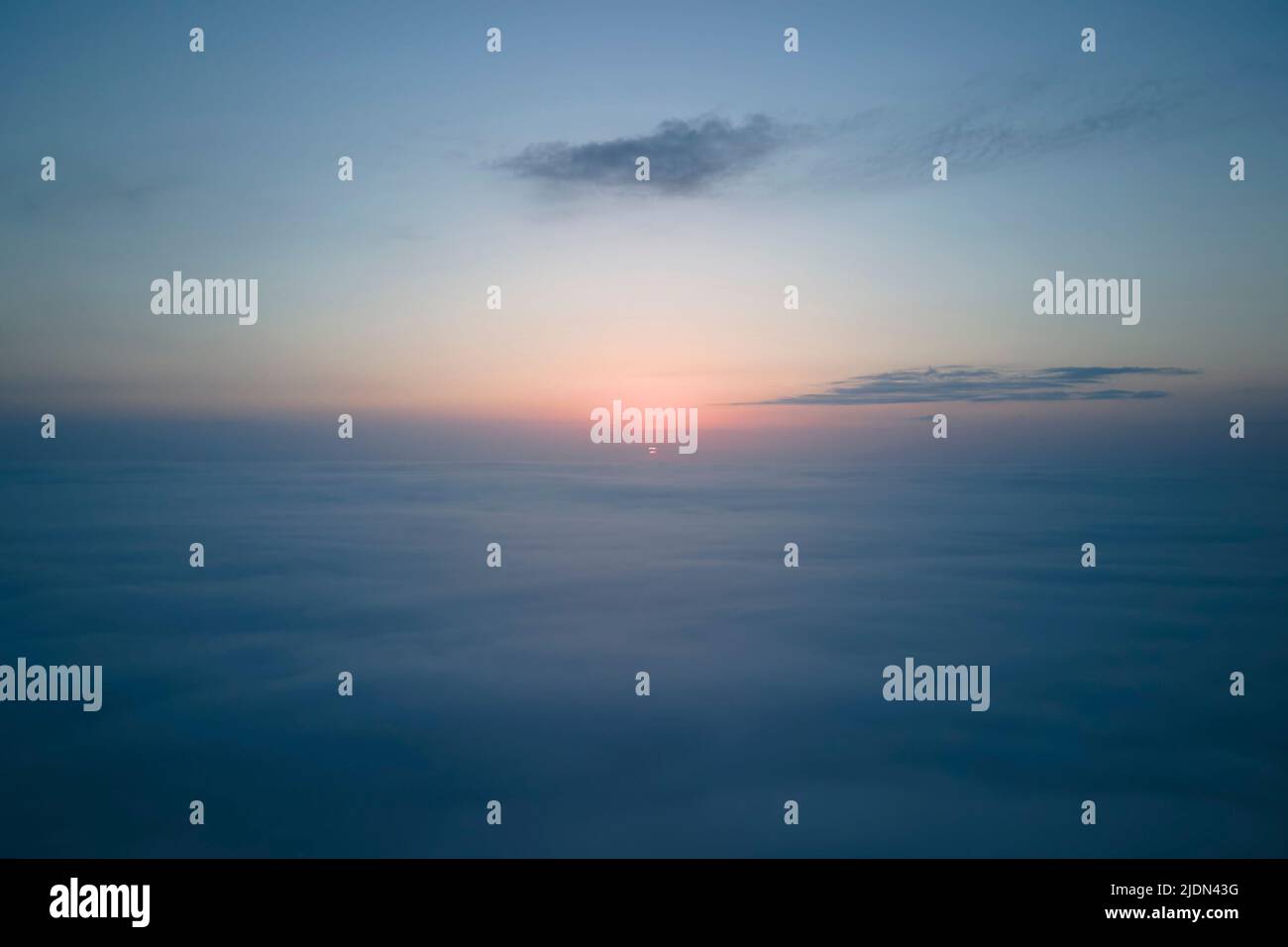 Airplane window point of view hi-res stock photography and images - Alamy