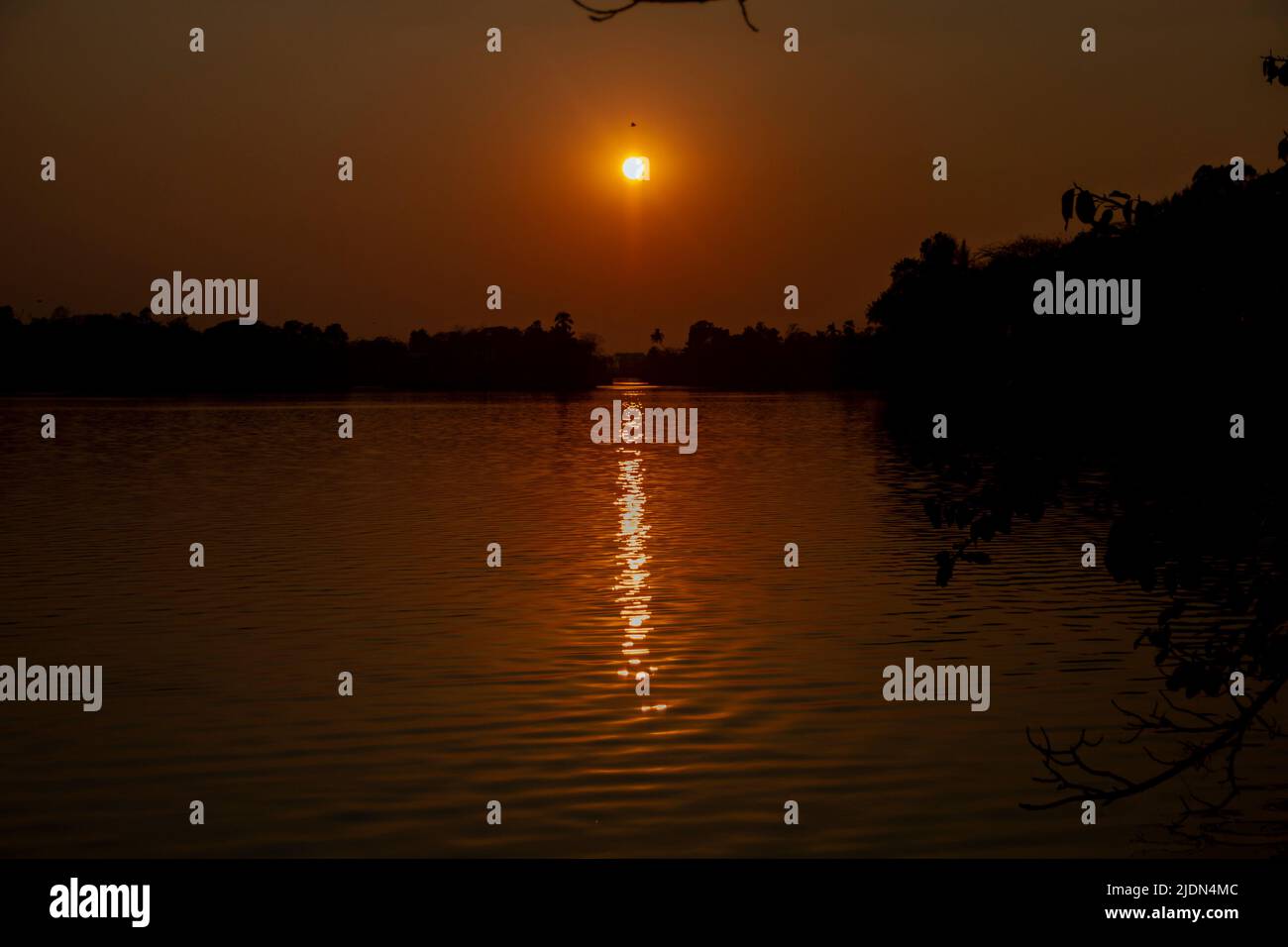 An evening at Rabindra Sarobar Lake, Kolkata, India Stock Photo - Alamy