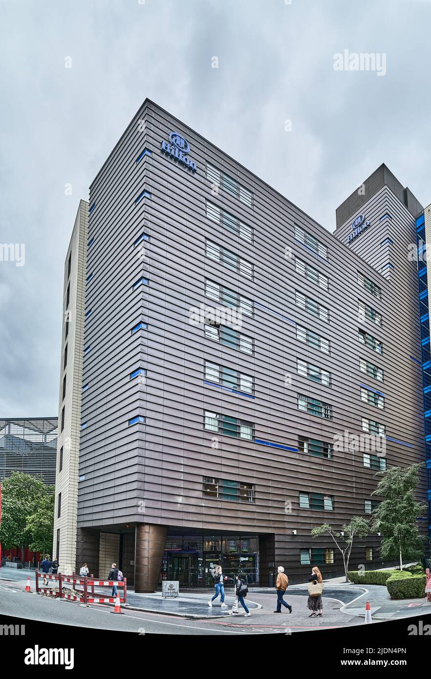 Hilton london tower bridge hi-res stock photography and images - Alamy