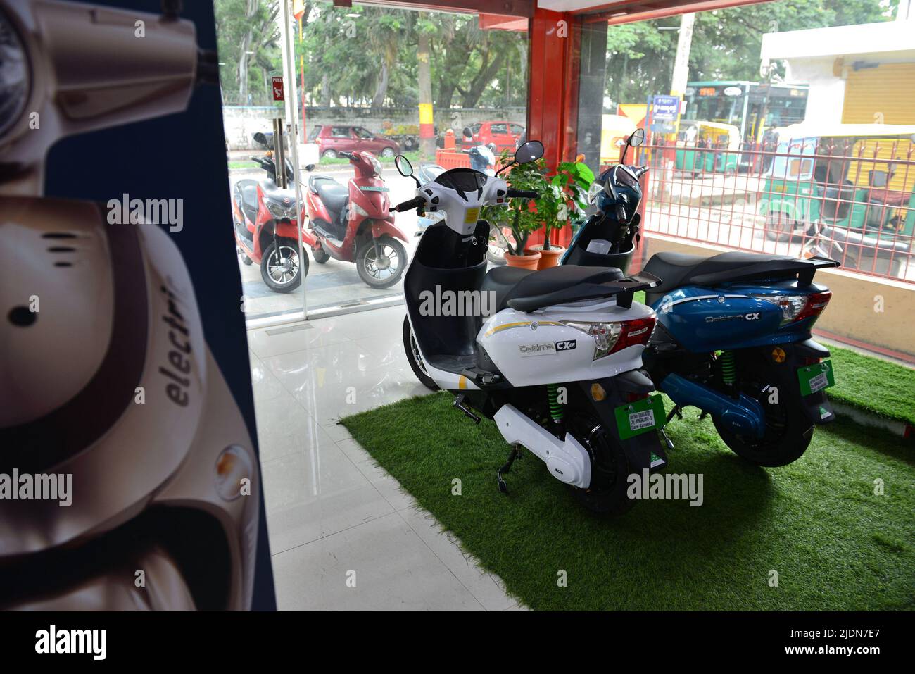 Hero electric showroom hi-res stock photography and images - Alamy