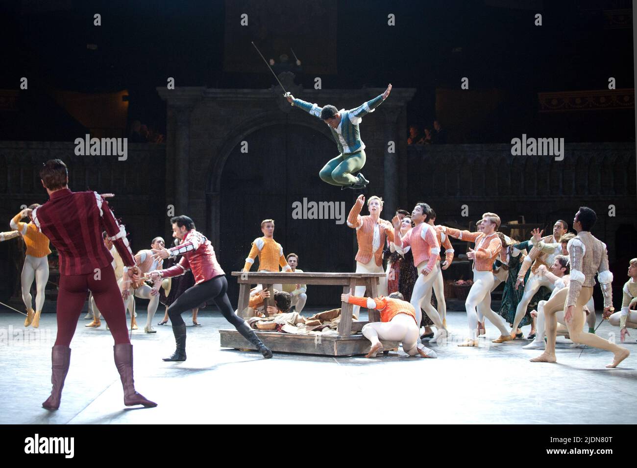 English National Ballet Romeo and Juliet in-the-round 2014 Stock Photo ...