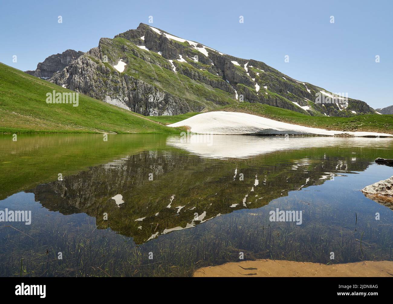 Dragon lake hike hi-res stock photography and images - Alamy