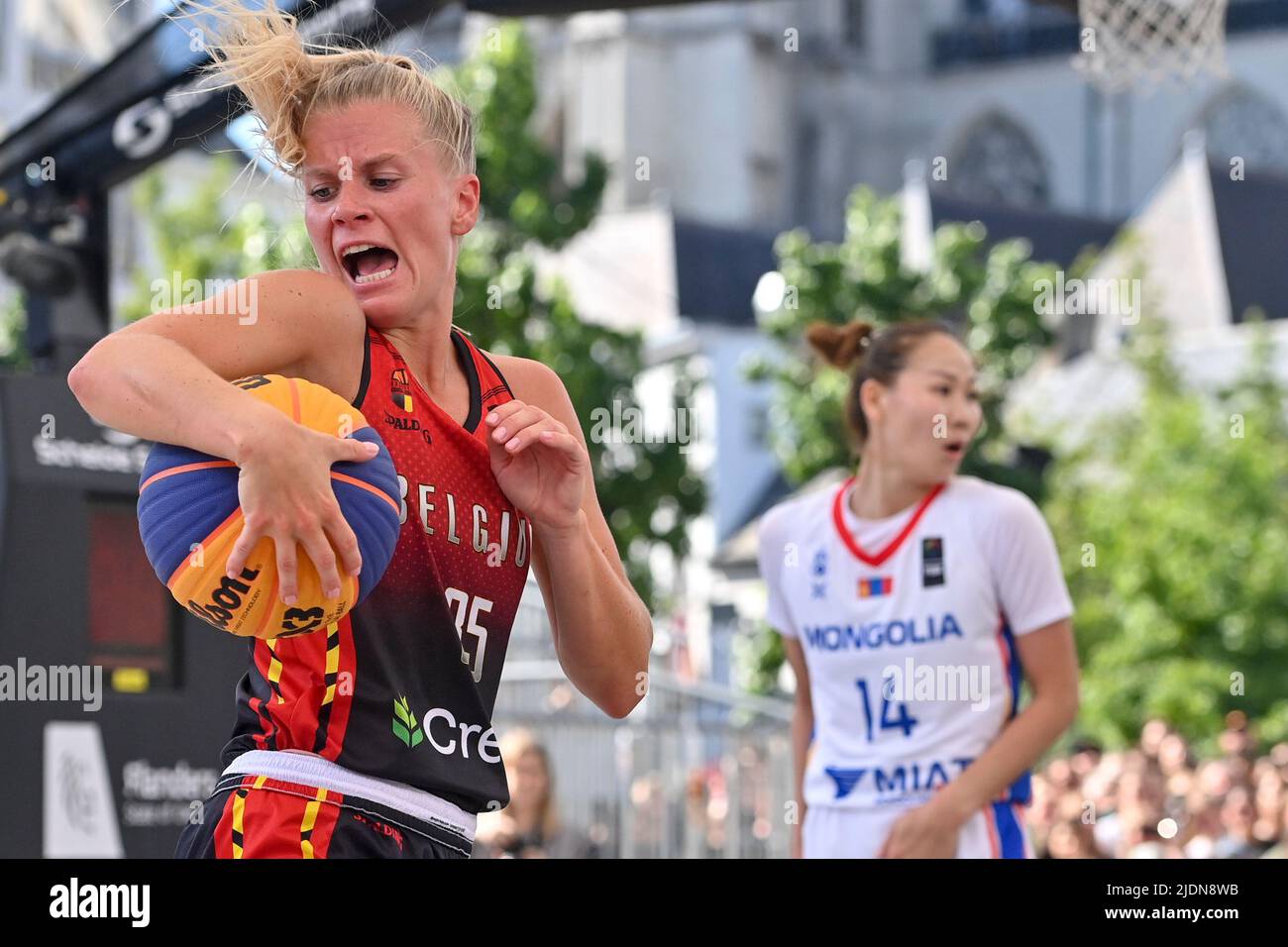 Belgium's Julie Vanloo and Mongolia's Bolor-Erdene Baatar pictured ...