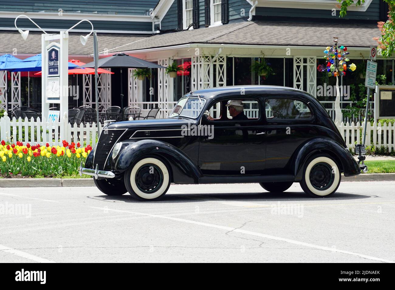 Classic automobile, Niagara-on-the-Lake, Niagara Peninsula, Ontario ...