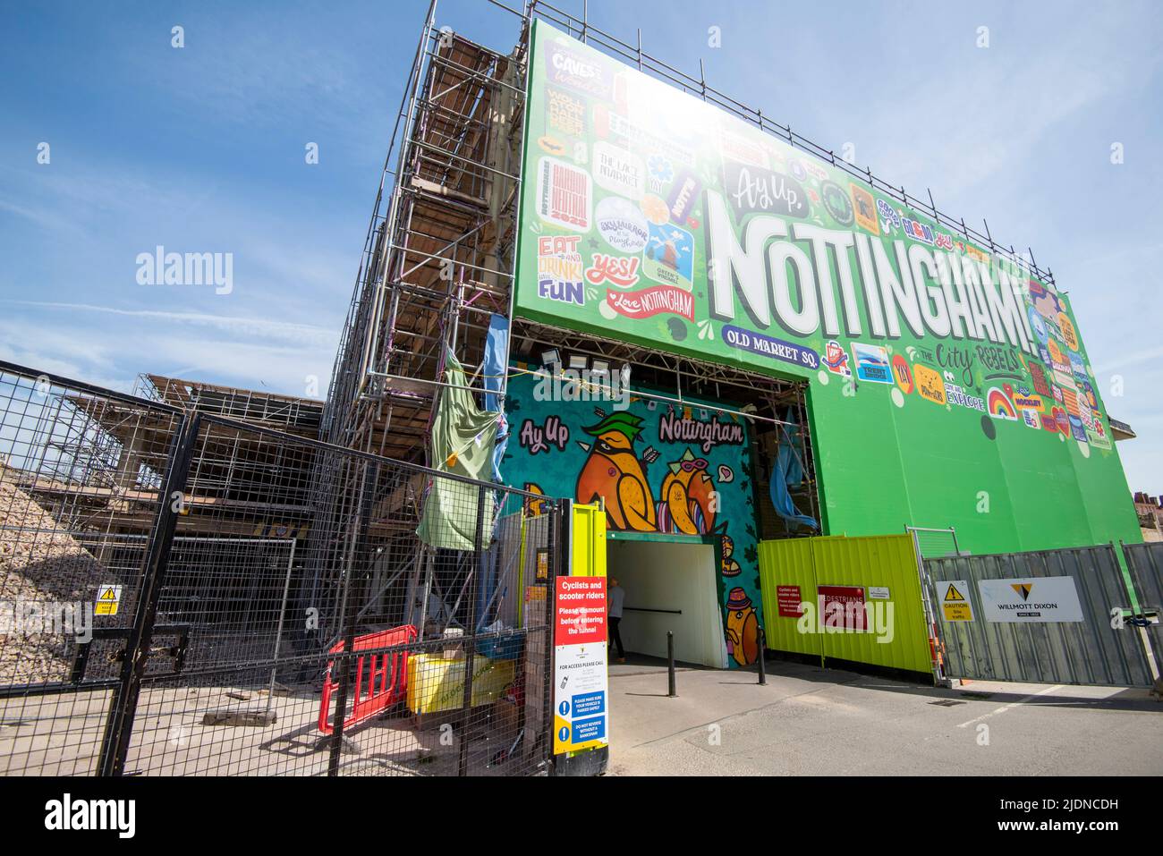 Carrington Street and the entrance to the walkway through to Lister ...