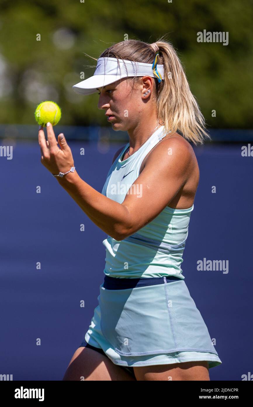 Eastbourne, England, 22 June, 2022. Marta Kostyuk of Ukraine preparing ...